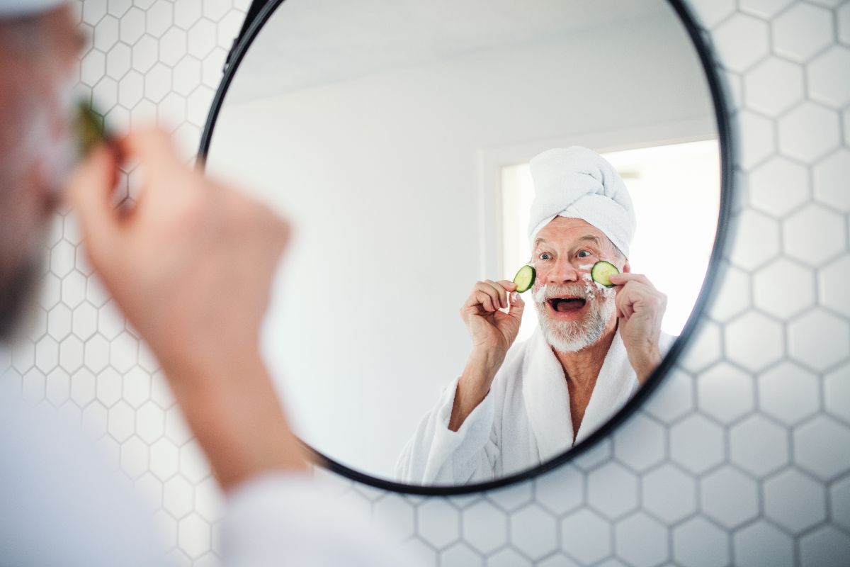 Cucumber on Eyes: Benefits, Side Effects, and How to Use It - Happiness ...